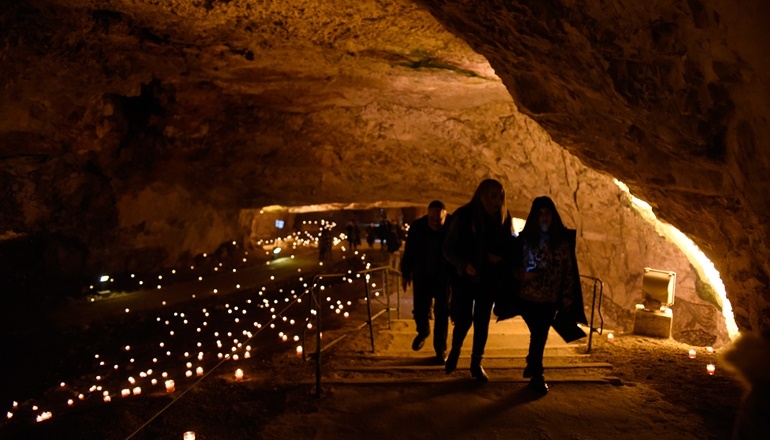 Zedekiah's Cave (King Solomon's Quarries) - iTravelJerusalem
